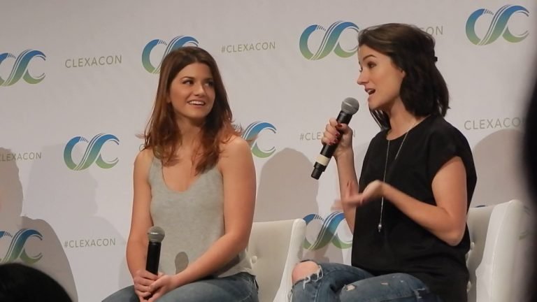 Elise Bauman De Carmilla Se Declara Bisexual Hay Una Lesbiana En Mi Sopa